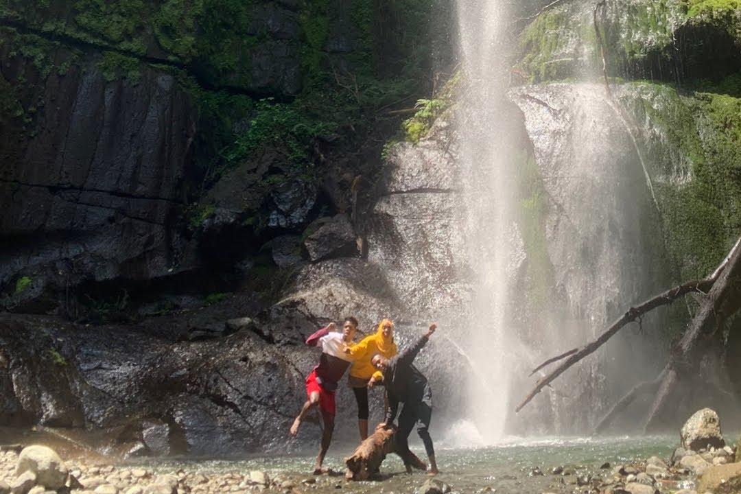 Hike To Mount Meru Waterfall | Join Up Safaris